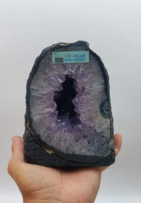 Amethyst Geode AAA Grade 2.28 kgs – Crystal Wellness